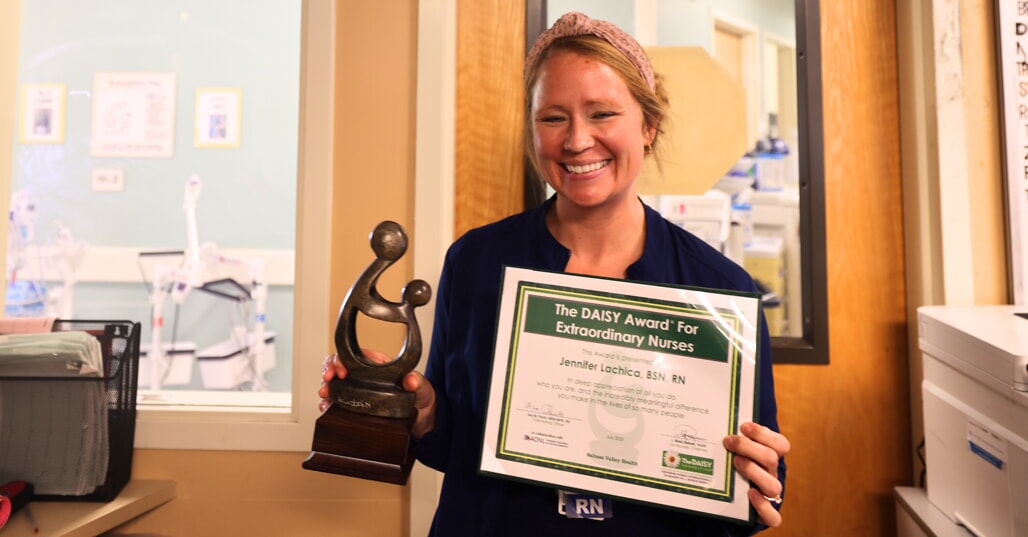 Salinas Valley Health Nurse Receives DAISY Award